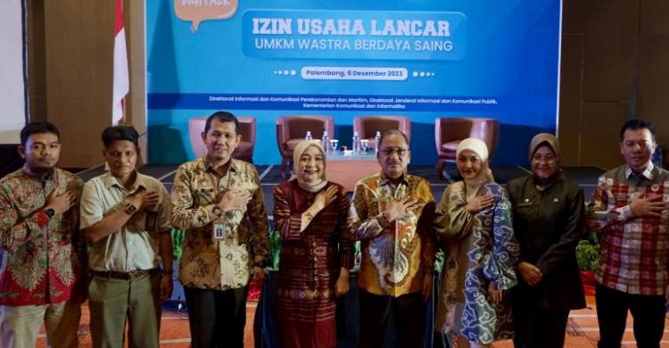 Dorong UMKM Wastra Berdaya Saing, Kemenkominfo Mudahkan Izin Usaha