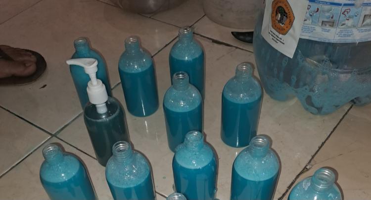 Eksplorasi Minyak Jelantah Jadi Sabun Cuci Tangan pada KKN Untag Surabaya
