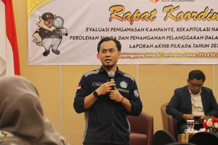 Tantangan Demokrasi dan Rencana Retreat Kepala Daerah