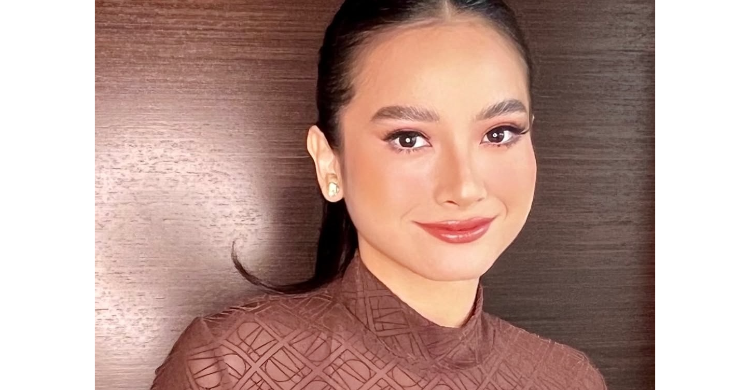 Acha Septriasa, Nangis Dengar Putusan Cerai - Hal.2