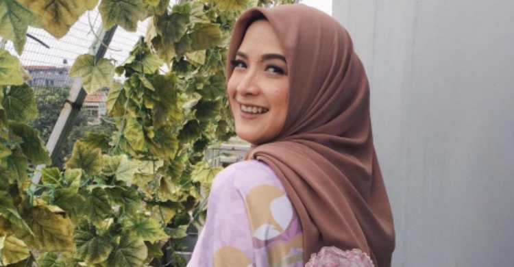 Andhara Early, Butuh Uang, Jadi Sopir Antar Jemput