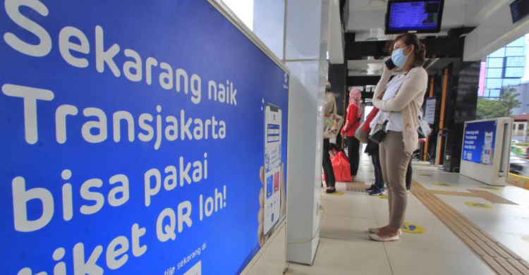 Antrean Mengular Di Halte CSW, Transjakarta Tambah Armada Di Koridor 13