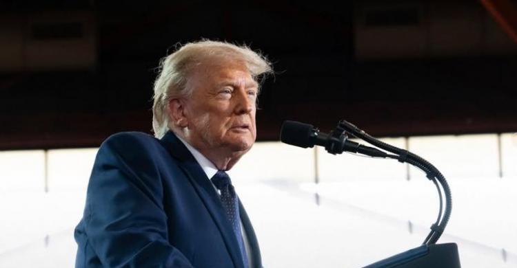 AS Dan Iran Sepakat Damai, Trump Buka Blokade Selat Hormuz
