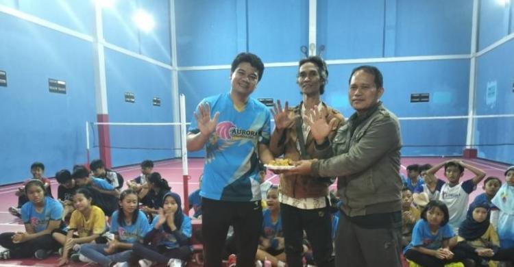 Aurora Badminton Club Rayakan HUT ke-5 dengan Turnamen dan Syukuran