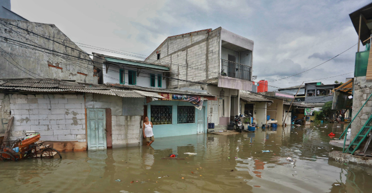 Banjir Rob Rendam 5 RT Dan 2 Ruas Jalan Di Jakarta Utara