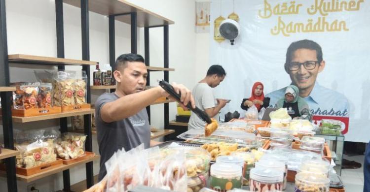 Bantu Pemasaran UMKM Sukabumi Relawan Sandi Uno Gelar Bazar Kuliner Ramadan Dan Berbagi Takjil ...