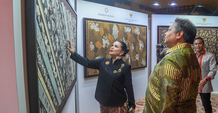 Batik Kolaborasi Persembahan Indonesia untuk ASEAN, Simbol Kolaborasi ...