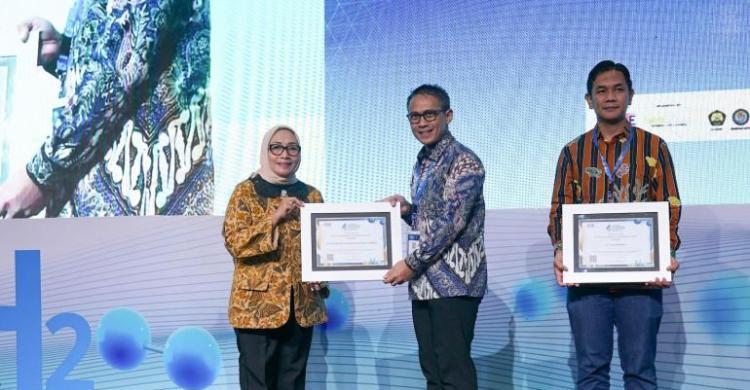 Berkontribusi Kembangkan Hidrogen, TMMIN Diganjar Penghargaan