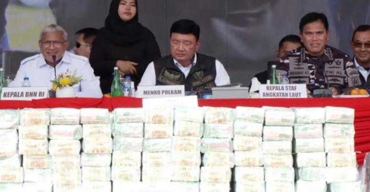 BNN Musnahkan 2 Ton Sabu, Terbesar Dalam Sejarah RI