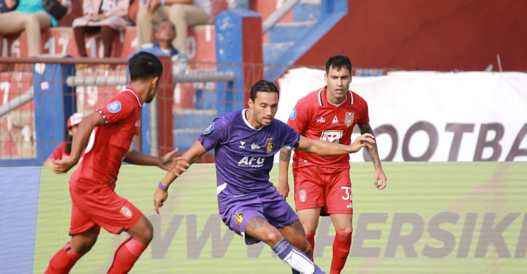 Ezra Walian Gampang Beradaptasi Bareng Macan Putih