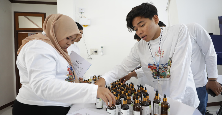 Kelas Anggota Creative Nilam Buktikan Peran Positif AMANAH