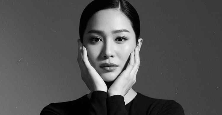 Bunga Zainal, Nangis Dituding Pelit Sama Ortu