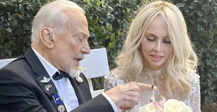 Buzz Aldrin, Astronot AS Yang Pernah Jalan Di Bulan, Menikah Ke-4 Kali ...