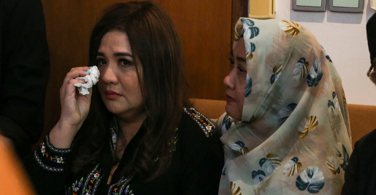 Cornelia Agatha, Lesu Hadiri Pemakaman Rizal Ramli Cornelia Agatha, Lesu Hadiri Pemakaman Rizal Ramli