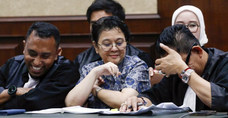 Lisa Rachmat Cuma Sanggup Kasih Rp 5 Miliar Ke Zarof