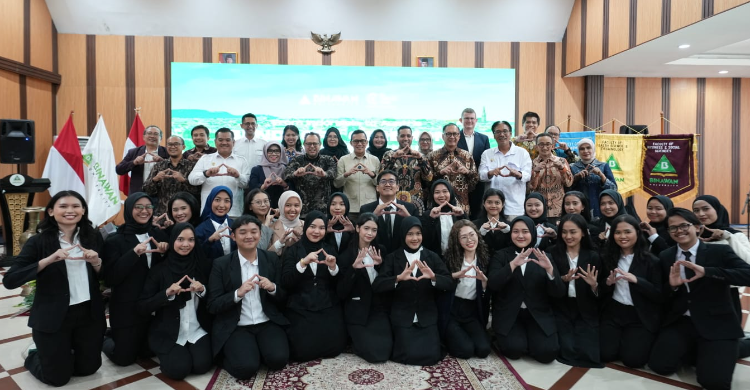 Universitas Binawan Lepas 55 Tenaga Kesehatan Profesional ke Austria