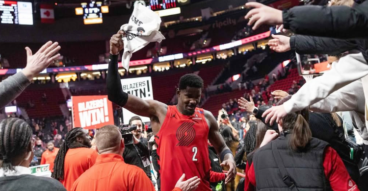 Dilepas Portland Trail Blazers, Deandre Ayton Dilirik Tiga Tim