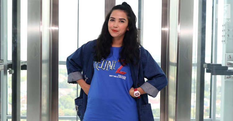 Dinda Kanya Dewi Belanja Agar Tidak Malas Berolahraga