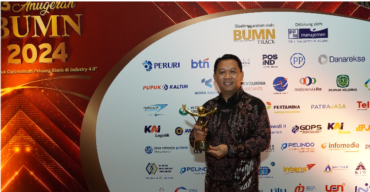 Dirut Pupuk Kaltim Raih Penghargaan Best CEO Visionary Leadership