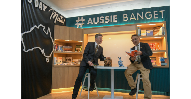 Dubes Australia Rod Brazier Resmikan Aussie Banget Corner Di ITB