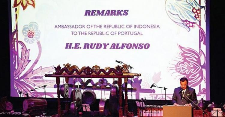 Dubes Indonesia Untuk Portugal Rudy Alfonso Bius Porto Dengan Seni ...
