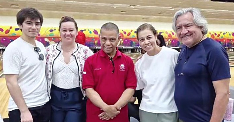 Dubes Indonesia Untuk Qatar Ridwan Hassan Ramaikan Turnamen Bowling Labeiq