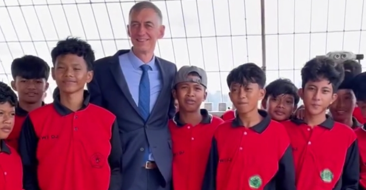 Dubes Jerman Ralf Beste Lihat Suasana Padatnya Jakarta Dari Puncak Monas
