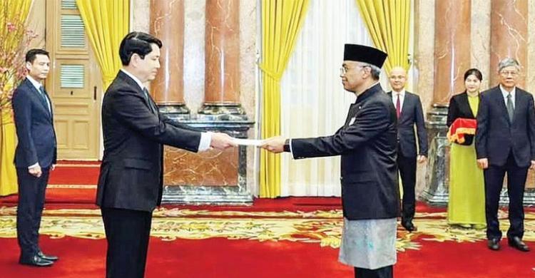 Dubes RI Adam Tugio Serahkan Surat Kepercayaan ke Presiden Vietnam