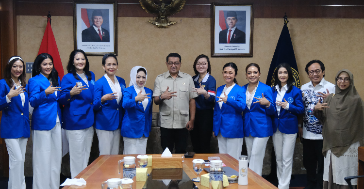 Gandeng IWAPI, Menekraf Dorong UMKM Indonesia Naik Kelas