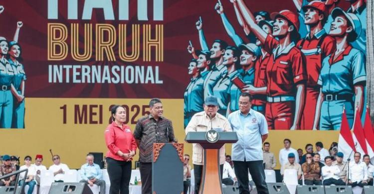 Prabowo Bahagiakan Buruh