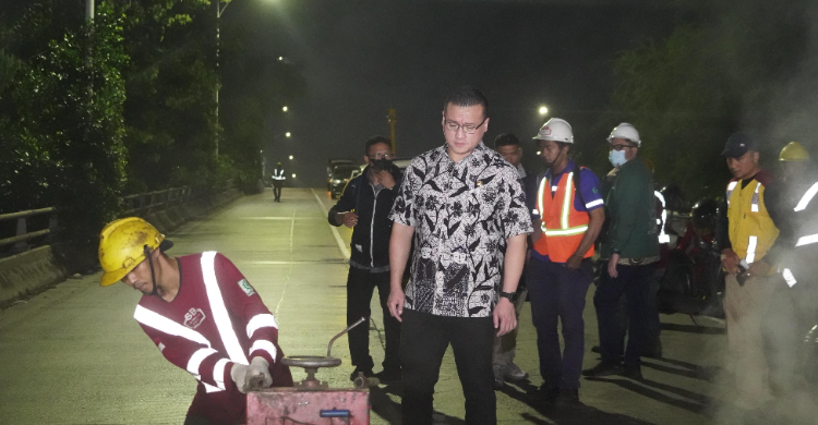Hardiyanto Kenneth Gercep Tinjau Jalan Rusak Di Flyover Jembatan Dua dan Tiga