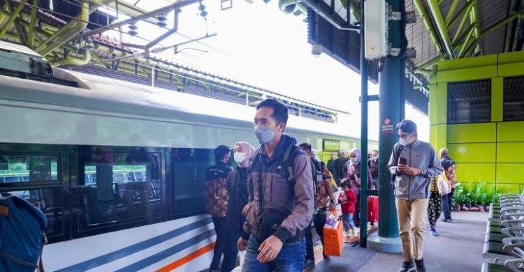 Ini 5 Alasan Kenapa Kamu Harus Mudik Naik Kereta Api
