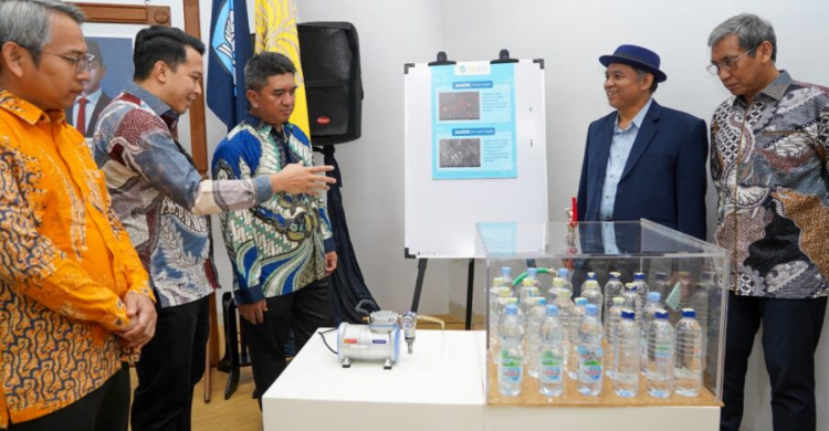 Ini Hasil Uji Laboratorium UI Soal Tutup Botol Air Kemasan