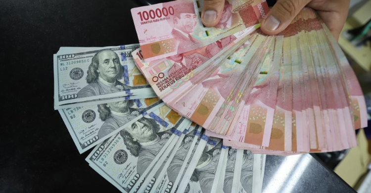 Jelang Akhir Pekan, Rupiah Perkasa Ke Rp 15.105