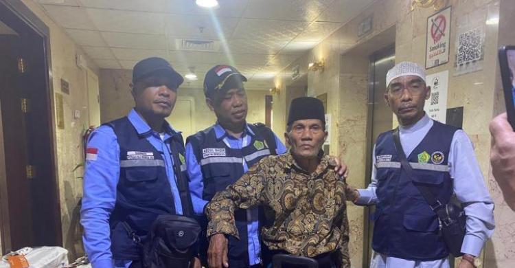 Paspor Ketinggalan di Indonesia, Kakek Hanafi Tertahan 30 Jam di ...