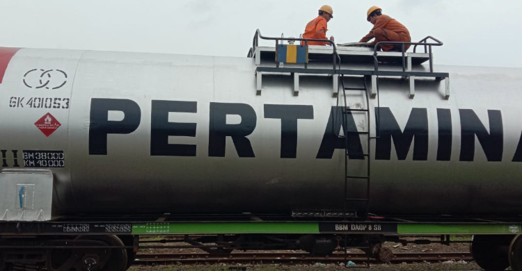 KAI Logistik Optimalisasi Layanan Pra-Purna Angkutan BBM/BBK Lewat ...