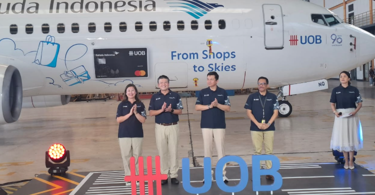 Kartu Kredit UOB Mejeng Di Badan Pesawat Garuda Indonesia