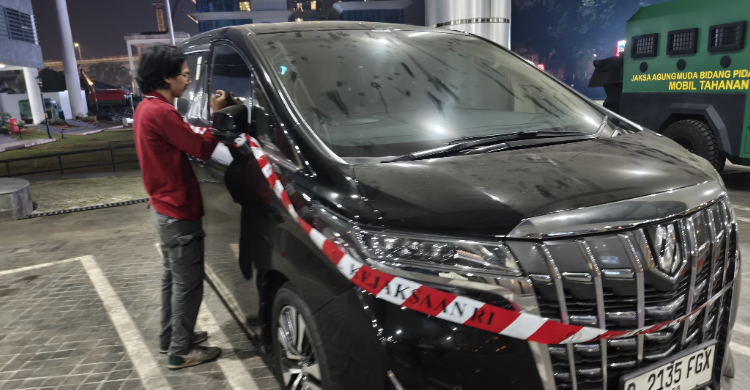 Kasus MBG, Kejagung Sita Alphard Milik Orang Kepercayaan Sony Sonjaya