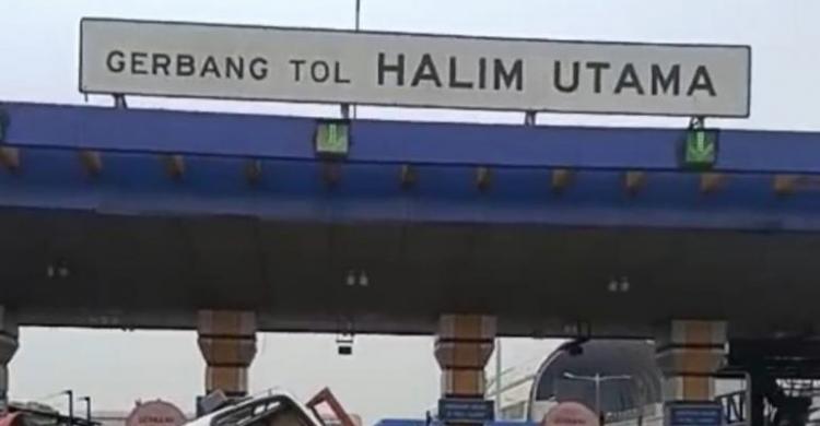 Kecelakaan Beruntun Di Gerbang Tol Halim, Jasa Marga Gercep Evakuasi