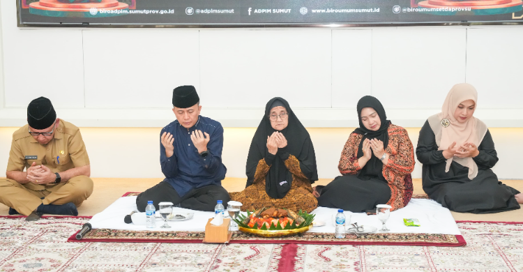 Kembali Dari Tanah Suci, Pj Gubernur Sumut Disambut Acara Upa-upa