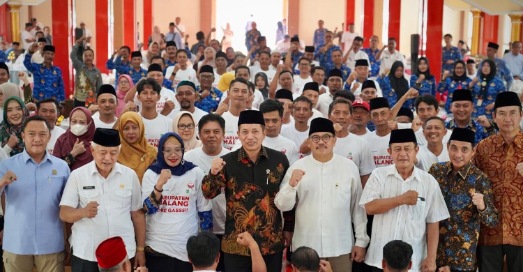 Kemenkop Resmikan Pembentukan Koperasi Desa Merah Putih Di Malang