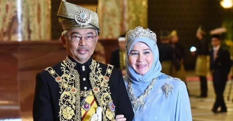 Kena Covid, Raja Dan Permaisuri Malaysia Isoman Di Istana Negara