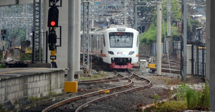 Kerek Daya Tarik Penumpang Commuter Line Basoetta Percepat Waktu Tempuh