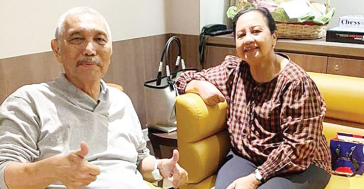 Kini, Rambutnya Putih Semua, Luhut Tegap Berdiri Hormat Ke Jokowi