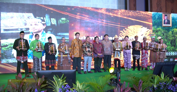 KLHK Beri Penghargaan Kalpataru 2024, Ini Daftar Pemenangnya