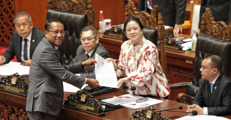 KUHAP Baru Disahkan DPR, Berlaku 2-1-2026