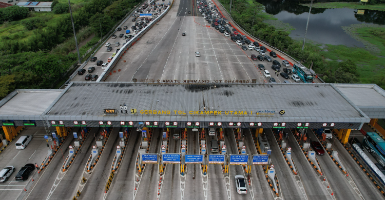 Lalin Cikampek Meningkat, Contraflow Di KM 55-65 Tol Japek Dibuka
