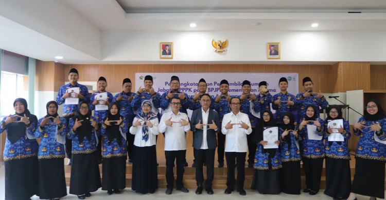 Lantik 20 PPPK, Kepala BPJPH: Terapkan Nilai-nilai AKHLAK Dalam Tugas