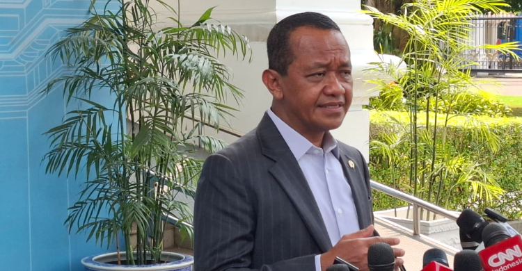 Lapor Presiden, Bahlil Pastikan Stok BBM Aman