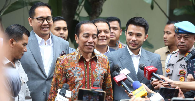 Laporkan Penuding Ijazah Palsu, Jokowi Pakai Pasal Fitnah & Pencemaran ...